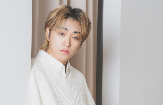 [음악]JUNE, 청춘의 모습 담긴 앨범 자켓 공개 '독보적 분위기' | YTN