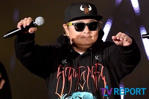 [방송]DJ DOC 정재용, 결혼 4년 만에 19세 연하 아내와 이혼... 사유는 성격차이 | YTN