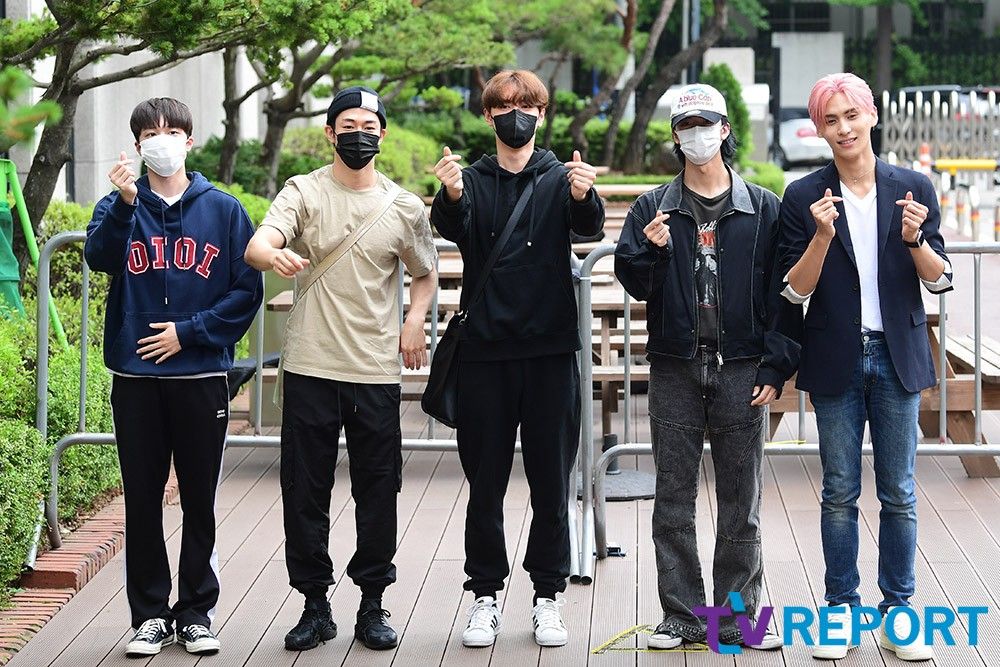 [방송][T포토] SF9 '다함께 하트' | YTN