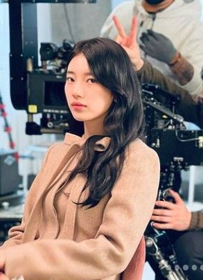 [방송]수지, 안나의 비하인드...'청순美 가득' [리포트:컷] | YTN