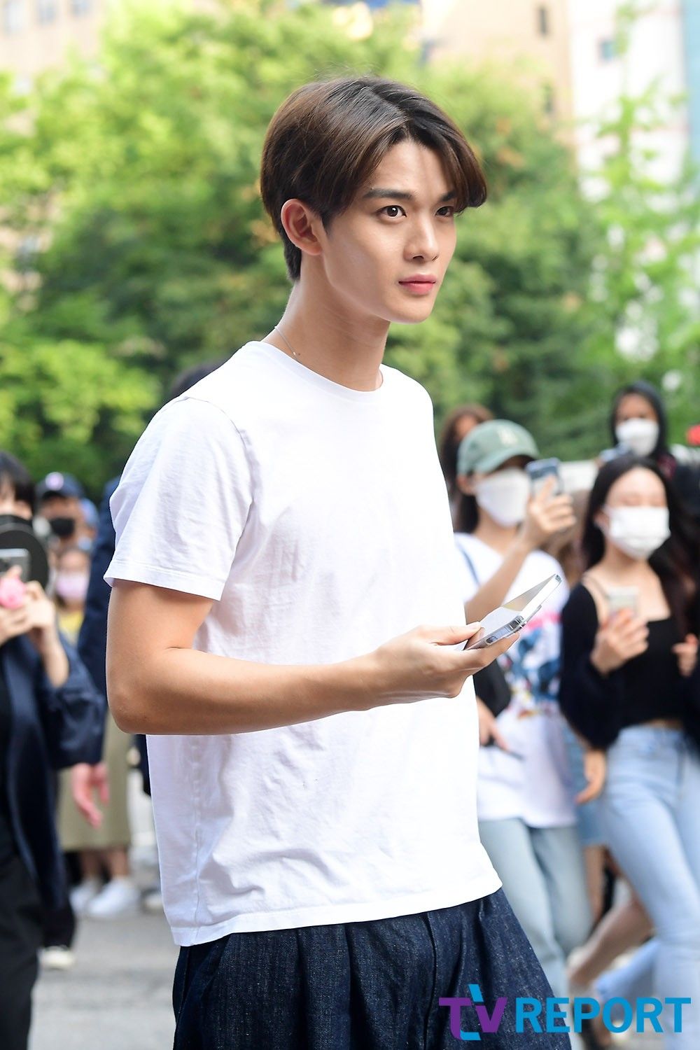 [방송][T포토] 배진영 '출근길 화보' | YTN