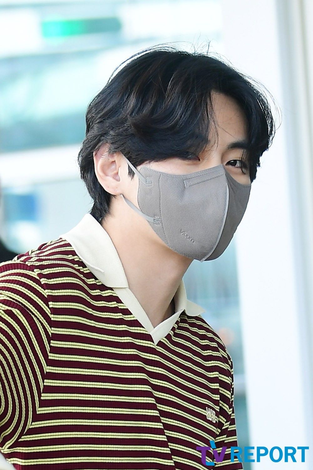 [방송][T포토] 뷔 '빠져드는 눈빛' | YTN