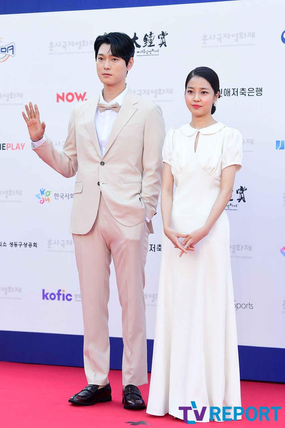 [방송][T포토] 지은호-김예은 '춘사영화제 MC들' | YTN