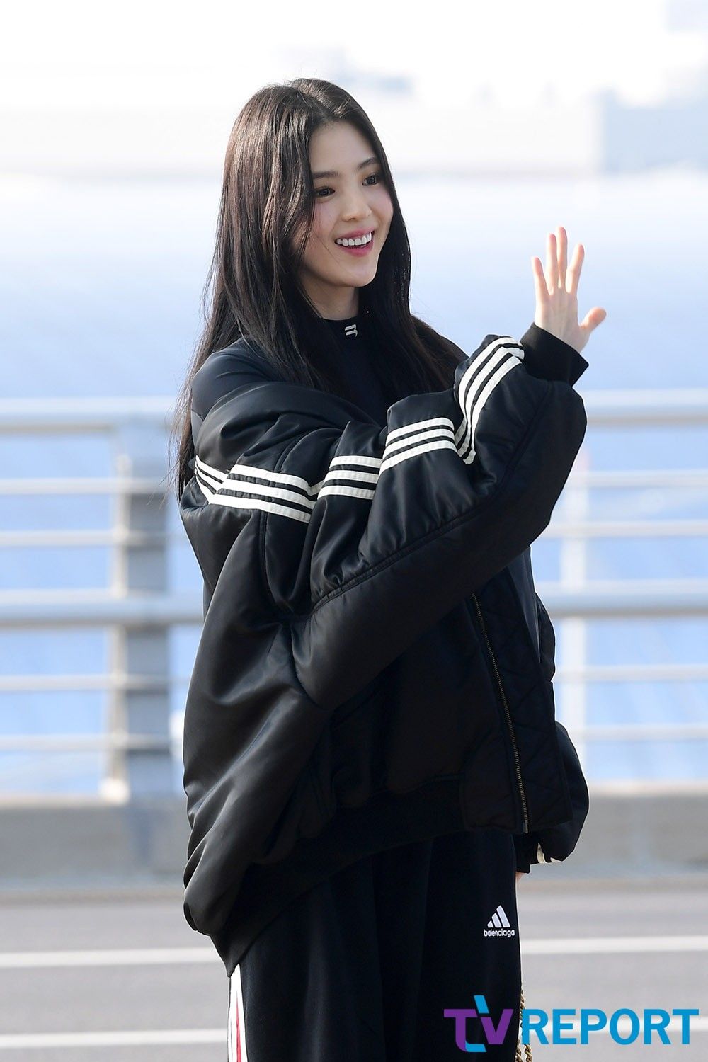 [방송][T포토] 한소희 '꽃미소 날리며' | YTN