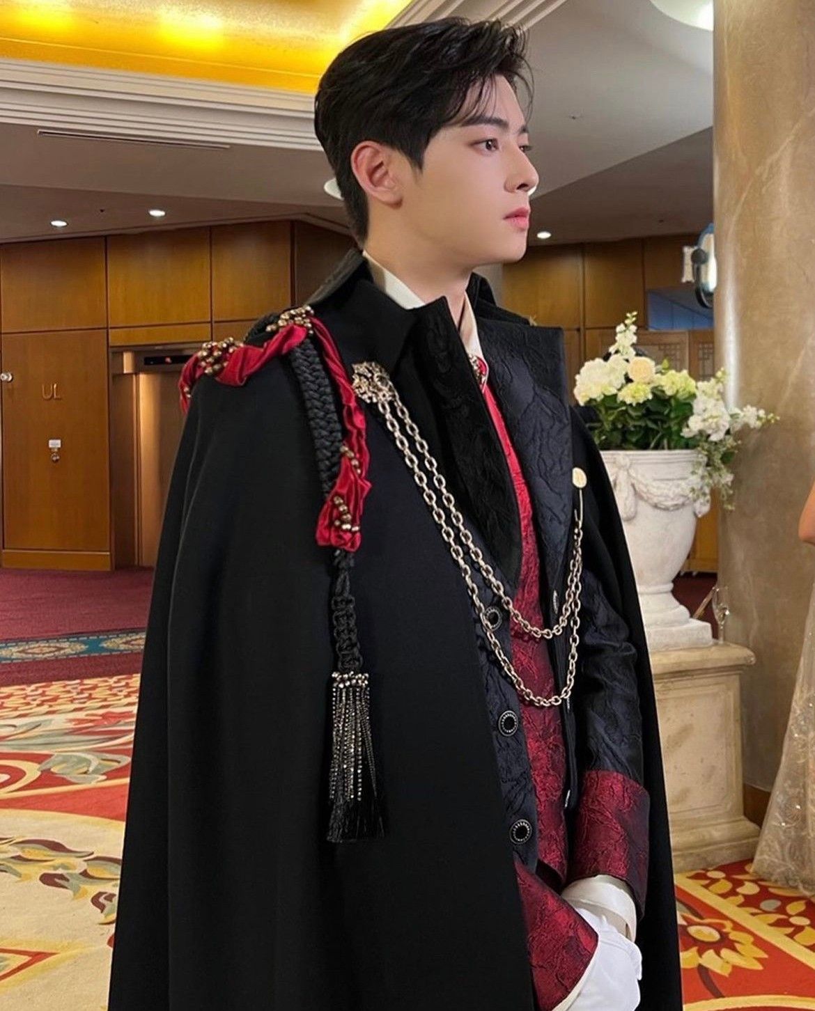 [방송]차은우, 확신의 만찢 비주얼...로판 왕자님 그 자체 [리포트:컷] | YTN