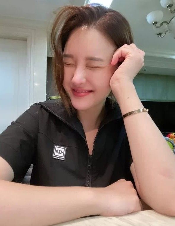 [방송]"밤 11시 반인데"...박은지, 경비실 인터폰에 심기 불편 [리포트:컷] | YTN