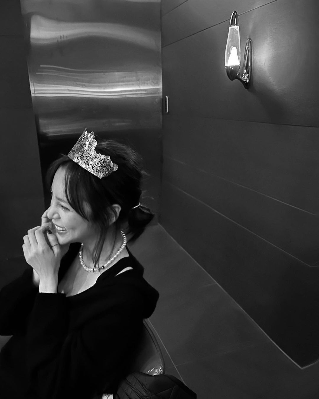 [방송]'자숙 후 복귀' 박시연, 벗들과 즐거운 저녁 [리포트:컷] | YTN