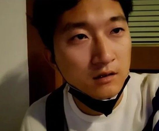 [방송]BJ배지터, 이태원 참사 현장서 시민 구조 "한 사람만 더" | YTN