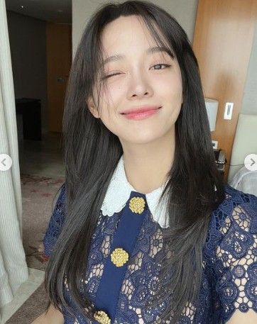 [방송]김세정, 베트남에서 여신 인증...시스루 원피스로 뽐낸 고혹미 [리포트:컷] | YTN