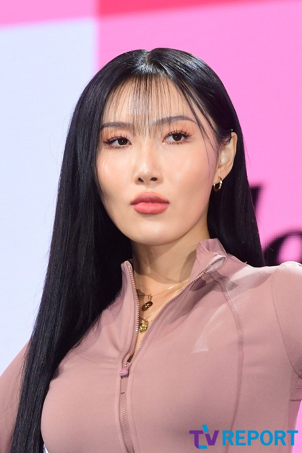 [방송][T포토] 화사 '넘사벽 카리스마' | YTN