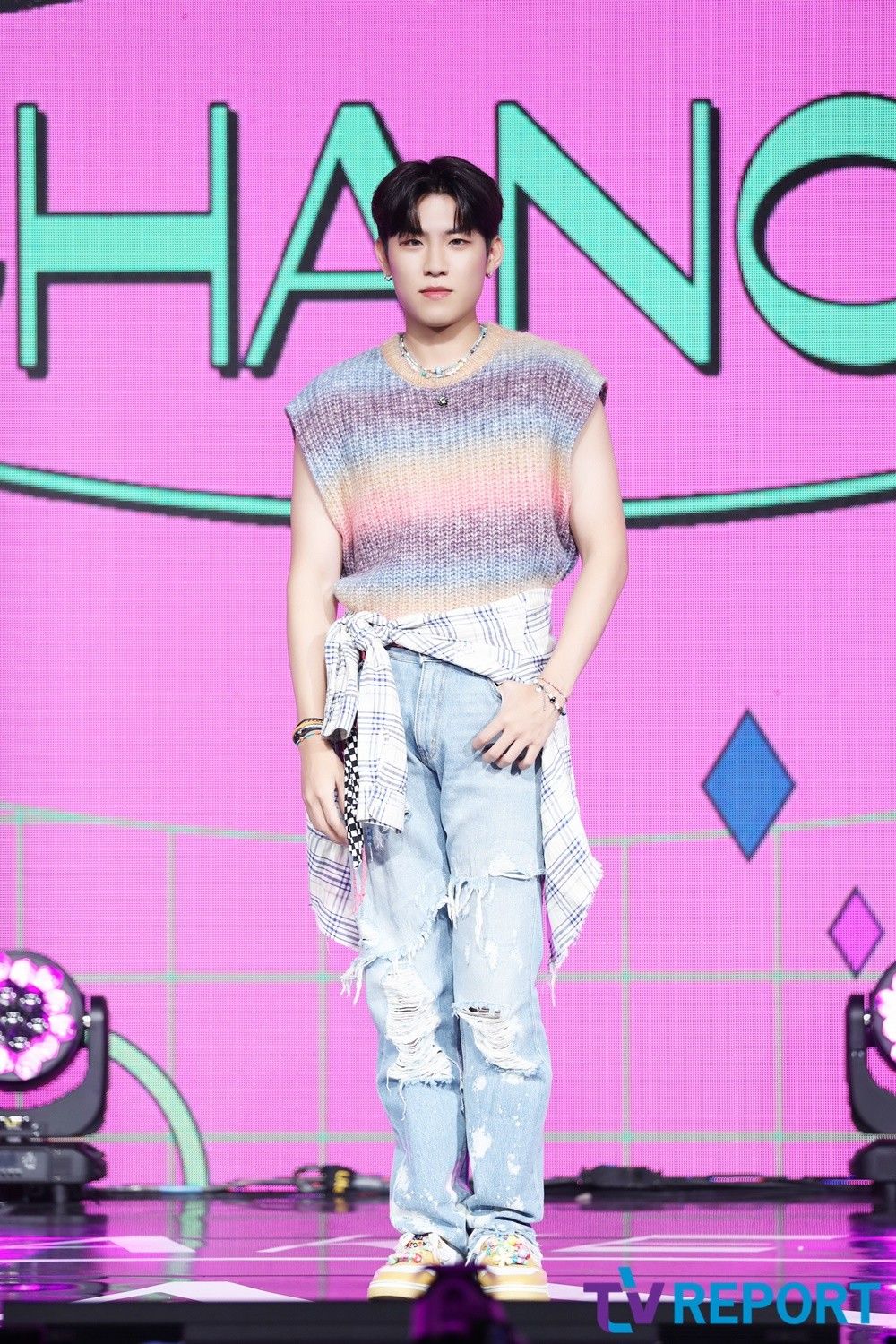 [방송][T포토] AB6IX 박우진 '청량 머금고 컴백' | YTN