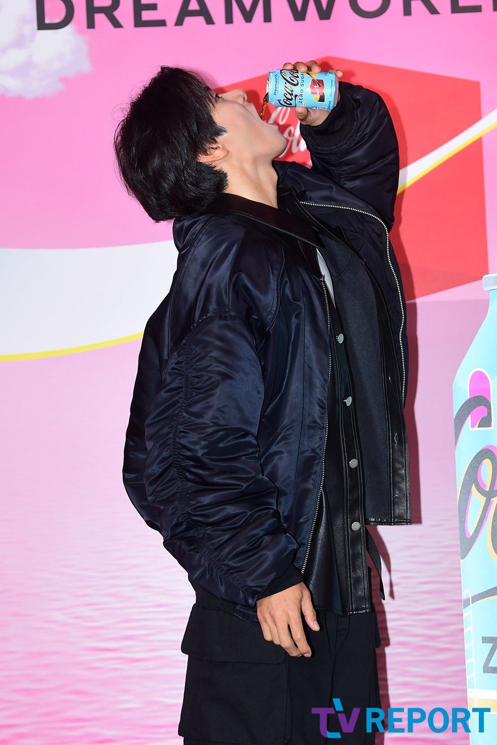 [방송][T포토] 이이경 '시원하게 드링킹' | YTN