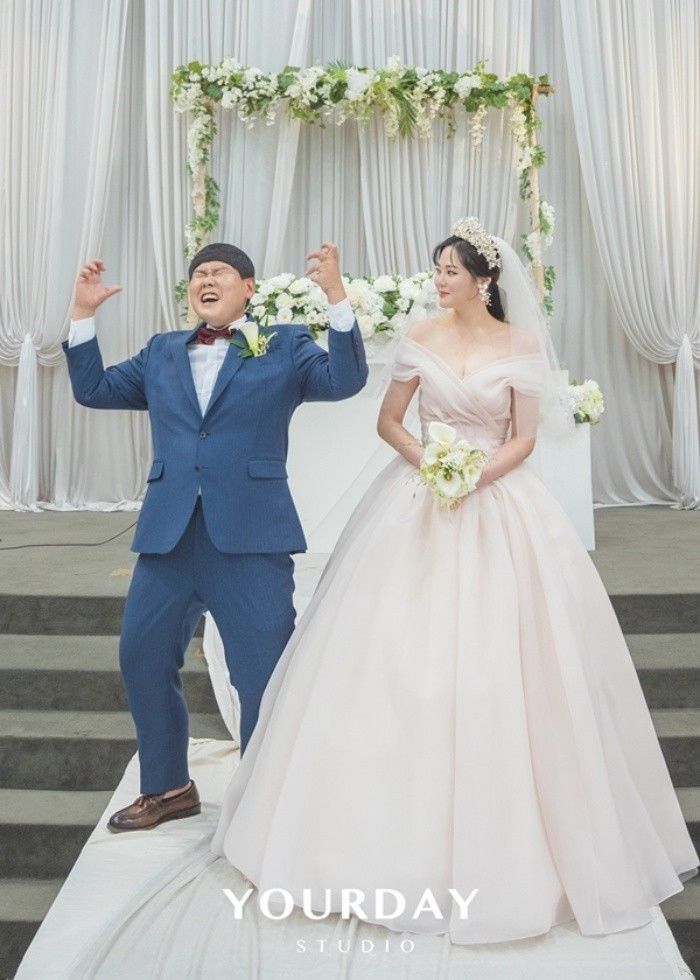 [방송]새신랑 김수영, 기쁨의 포효...결혼식 현장 어땠나 | YTN