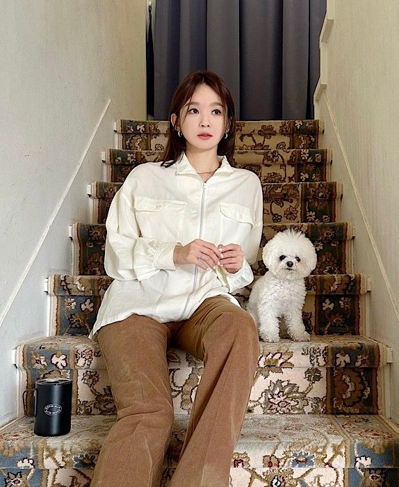 [방송]강민경, 갈수록 깊어지는 분위기.. 가을 여신 자태[리포트:컷] | YTN