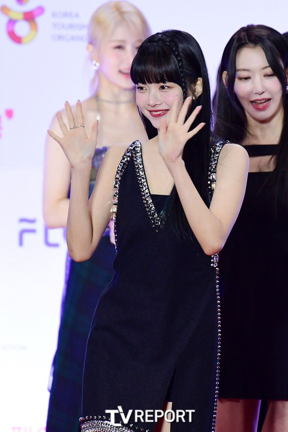 [방송][T포토] 홍은채 '햇살 인사~' | YTN