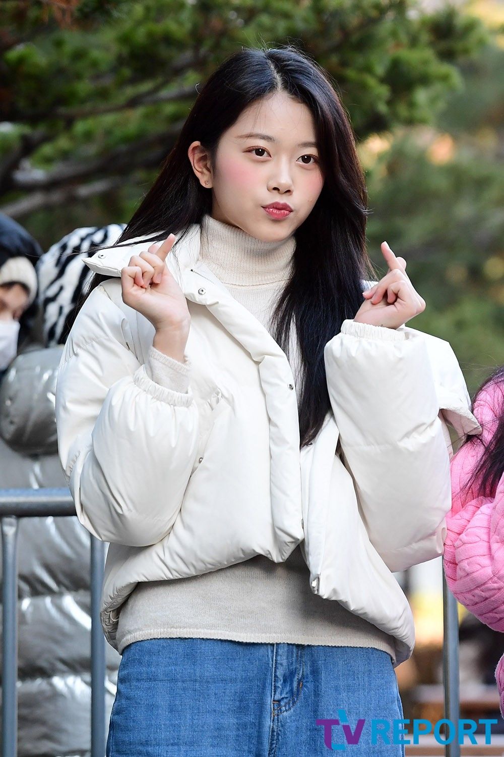 [방송][T포토] 지민 '하트 뿅' | YTN