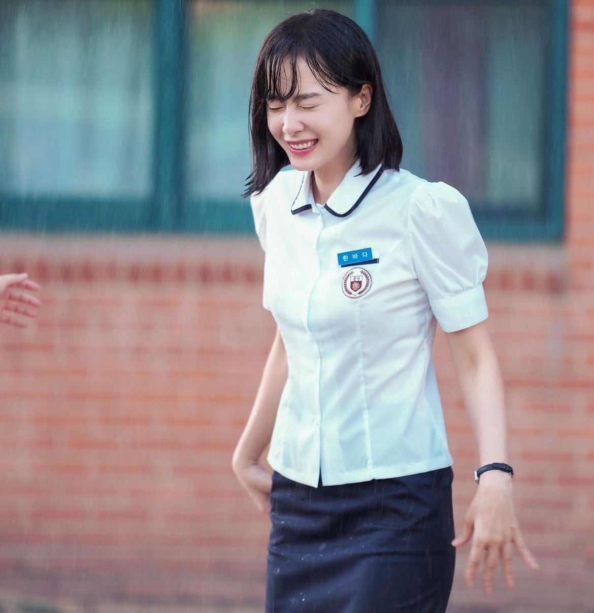 [방송]‘41세’ 홍수현, 단발머리+교복.. 여고생 동안 미모 | YTN