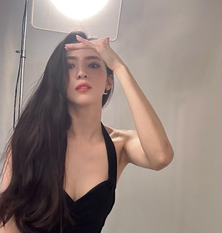 [방송]한소희, 남녀노소 다 홀리는 매혹미... 범접불가 퇴폐미녀[리포트:컷] | YTN