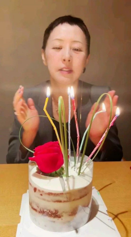 [방송]서정희, 가발 벗고 당당한 모습 "내가 환갑이라니" | YTN