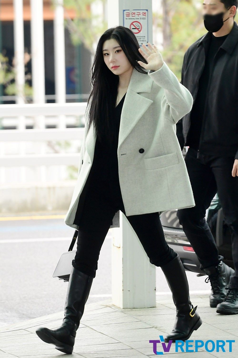 [방송][T포토] 채령 '시크한 막내' | YTN