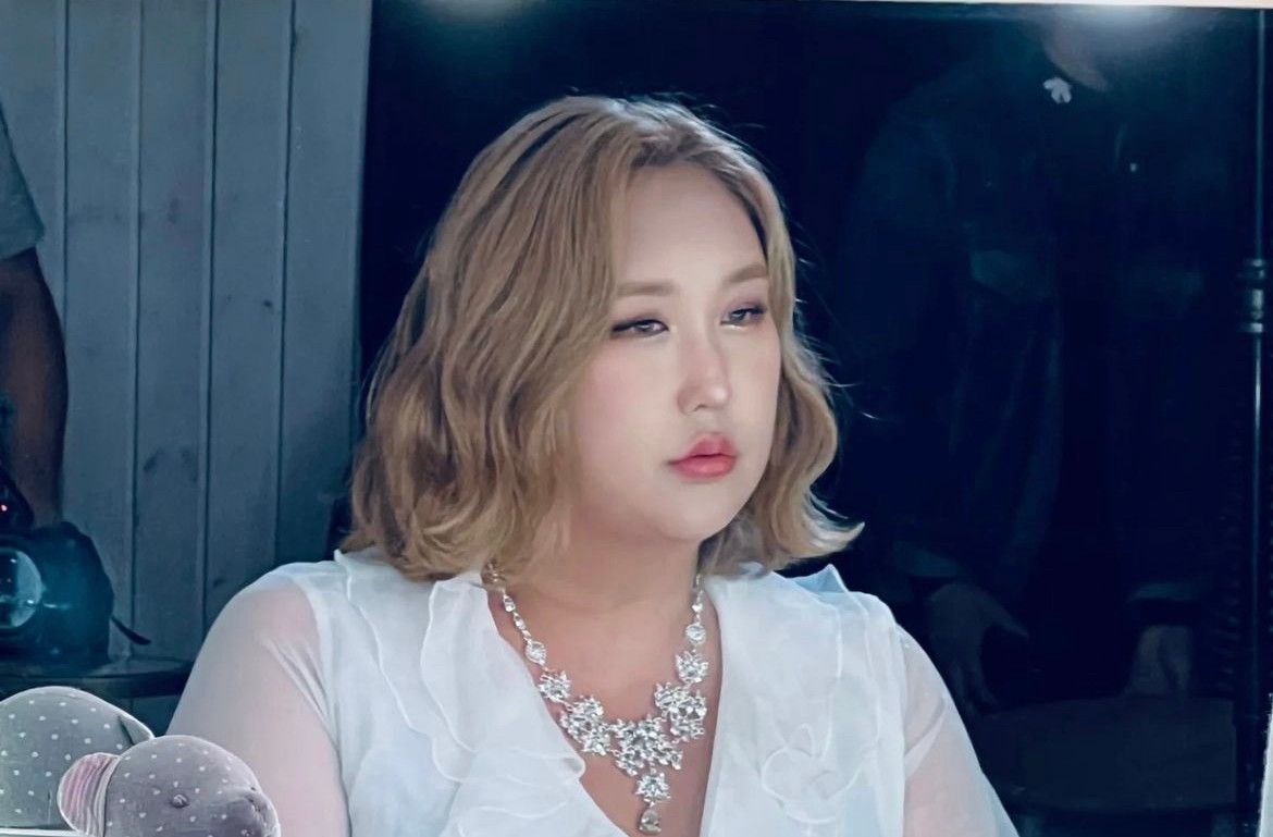 [방송]트랜스젠더 풍자, 절연했던 가족과 해외여행.. 父에 효도 | YTN