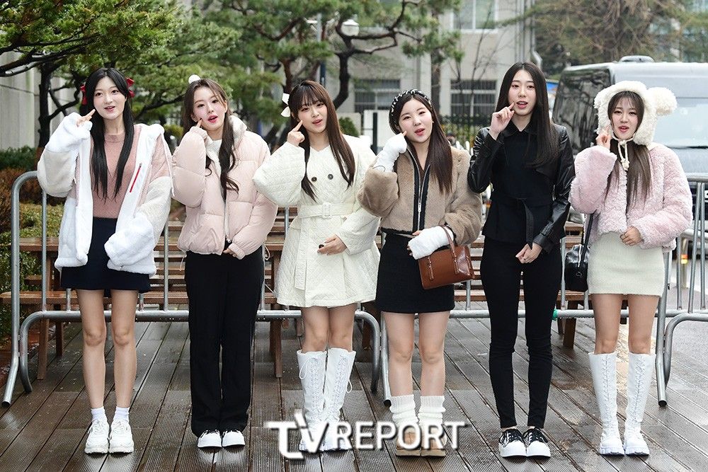 [방송][T포토] 아일리원 '아침을 깨우는 애교' | YTN