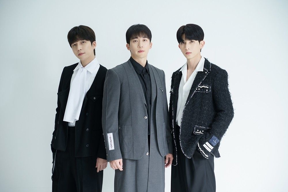 [음악]'16년차 아이돌' 유키스, 본격 활동...3인조 프로필 공개 | YTN