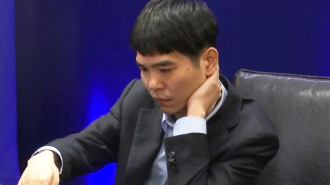 [영어뉴스]Go player Lee Se-Dol wrests 1st win against Google's AlphaGo | YTN